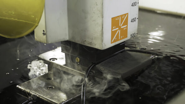 Waterjet Machine Guide: Types, Uses, Price, Features