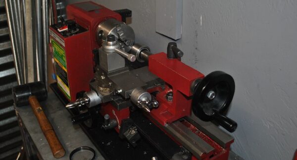 Mini Lathes: What to Know Before You Buy One - CNC Masters